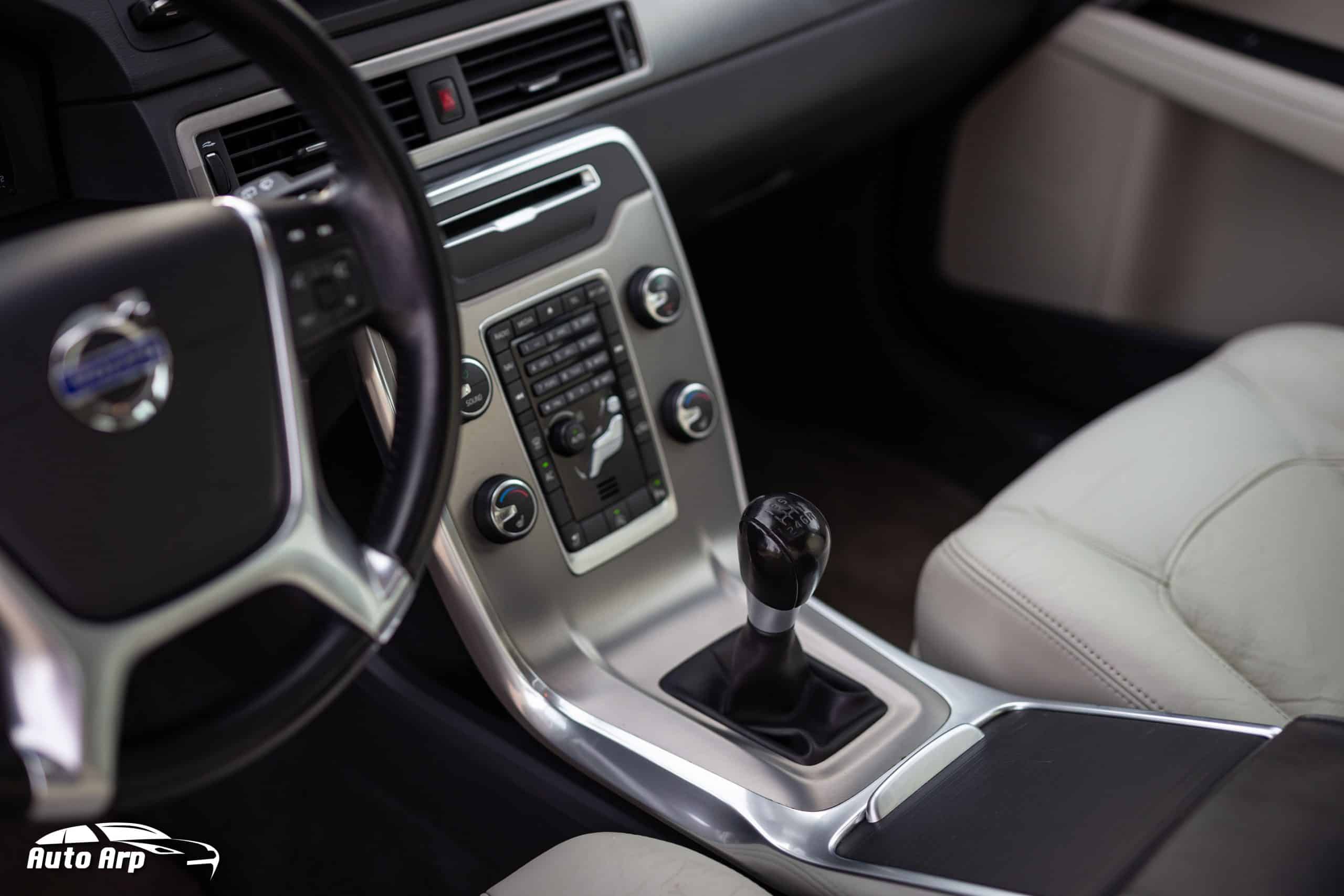 Volvo V70 D5 Summum plus | Auto Arp