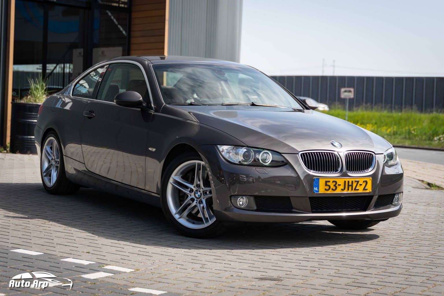 BMW E92 330i Havanna Brown Metallic | Auto Arp