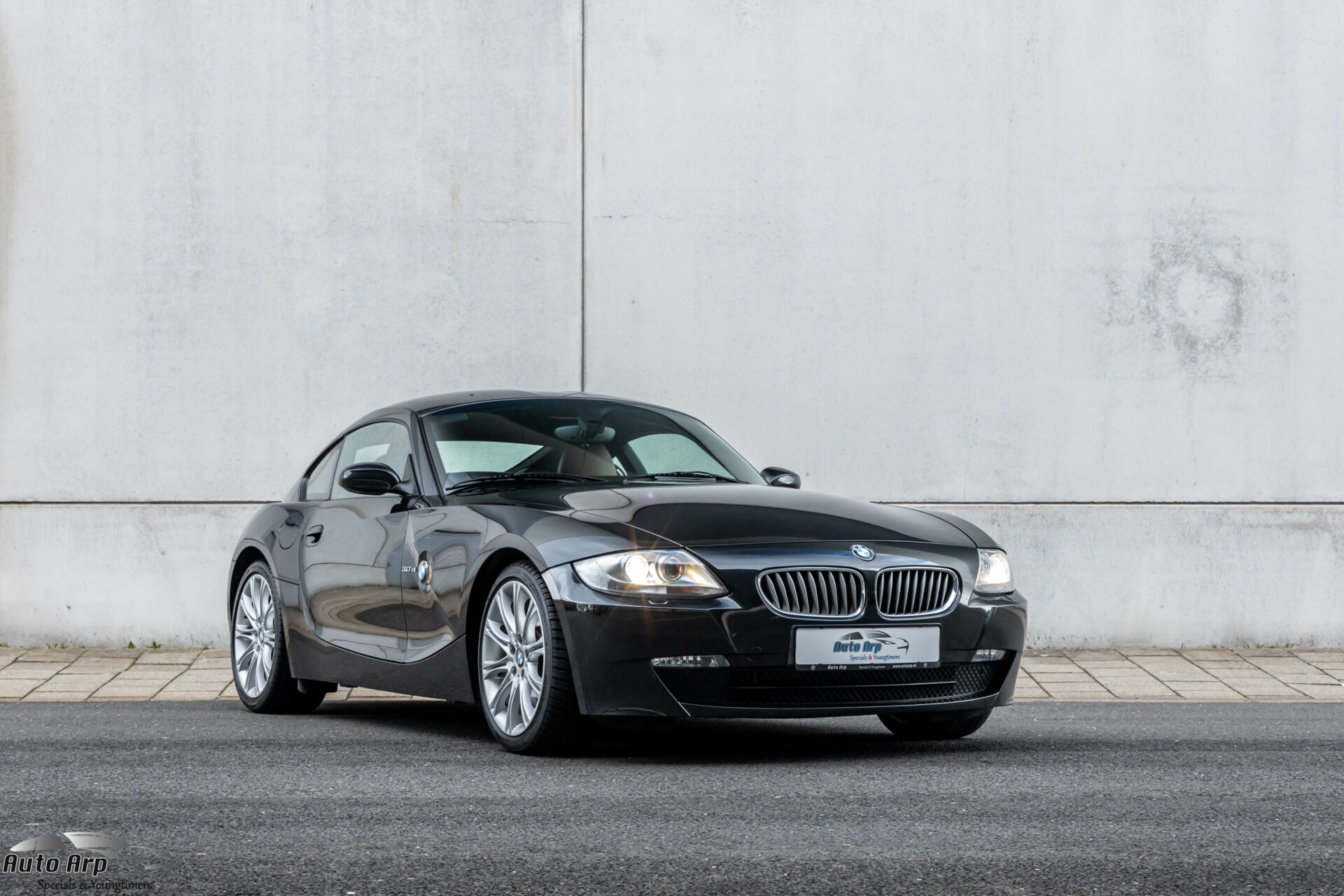 BMW E86 Z4 3.0si Coupe with manual transmission | Auto Arp
