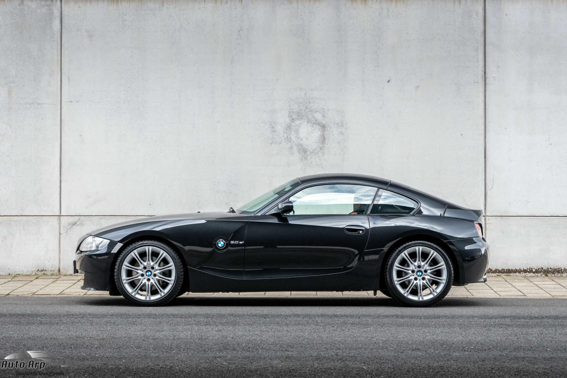 BMW E86 Z4 3.0si Coupe with manual transmission | Auto Arp